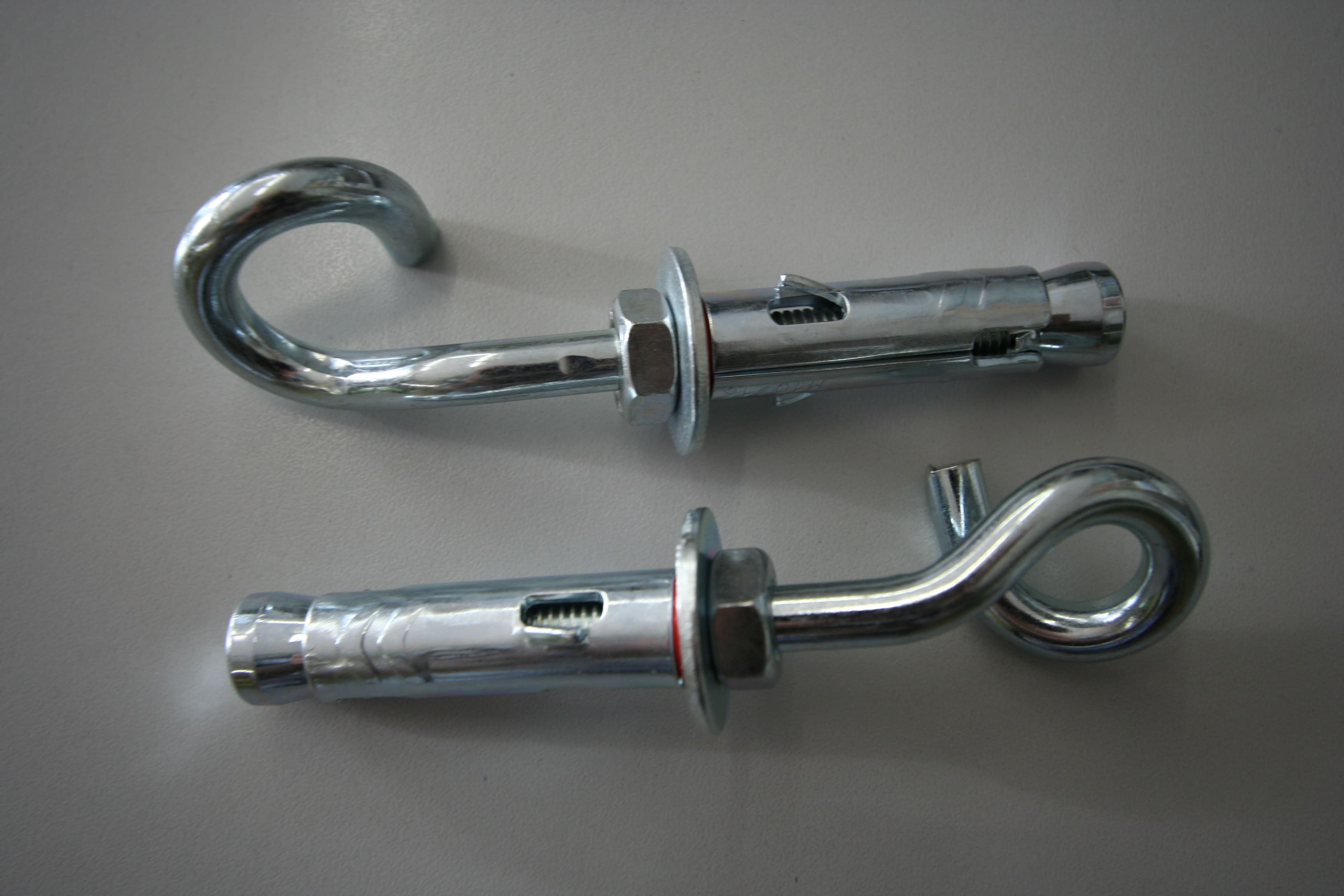 Ancorante con gancio a ricciolo per reti sicurezza - 315 | Cenigomma